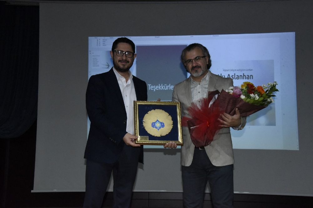 SITKI ASLANHAN MANİSALI OKURLARIYLA BULUŞTU - T.C. Yunusemre Belediyesi